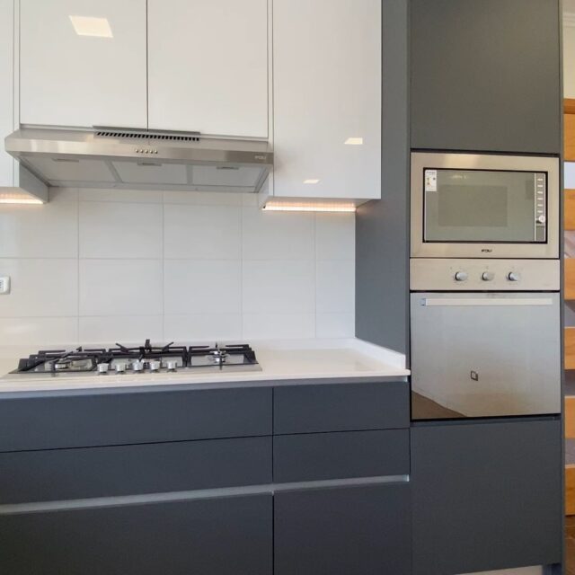 Proyecto de cocina creado en Melamina Vesto Balance Carbón y Melamina ...